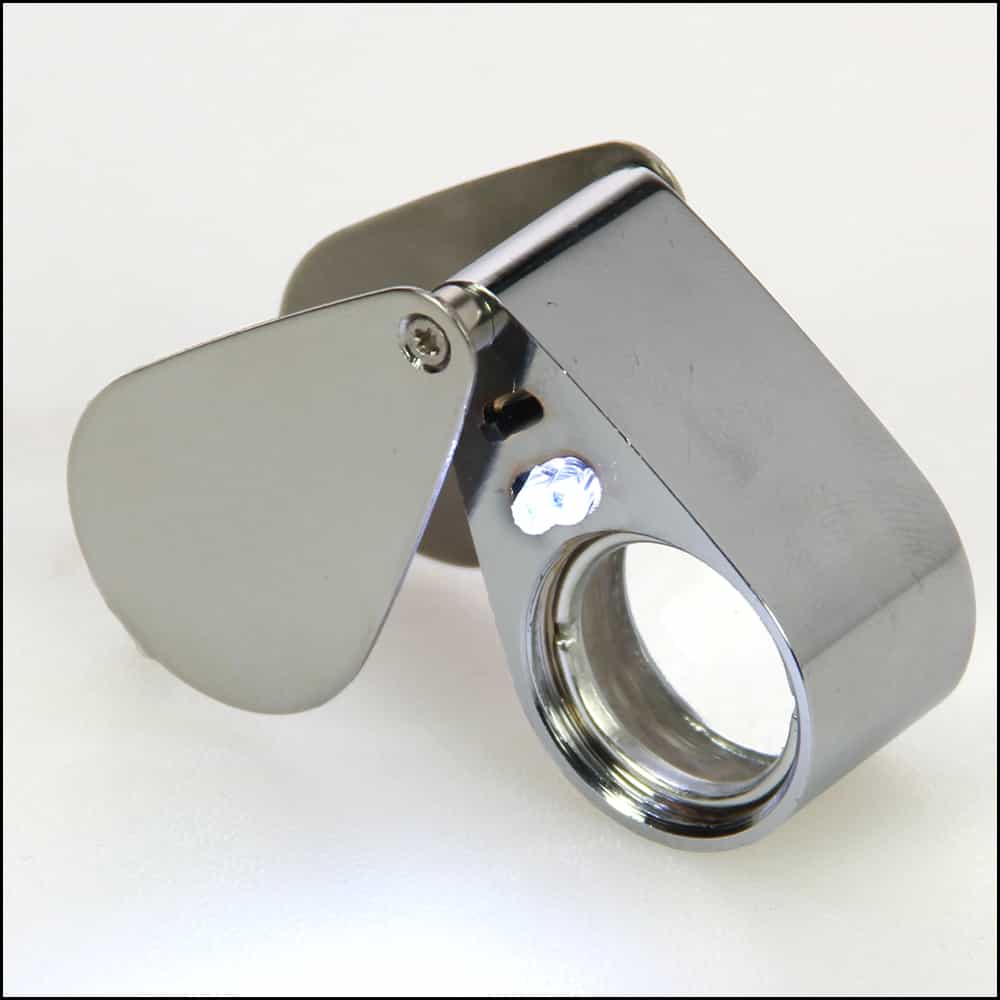 Metal Precision Magnifier with Lighting - Safe Albums